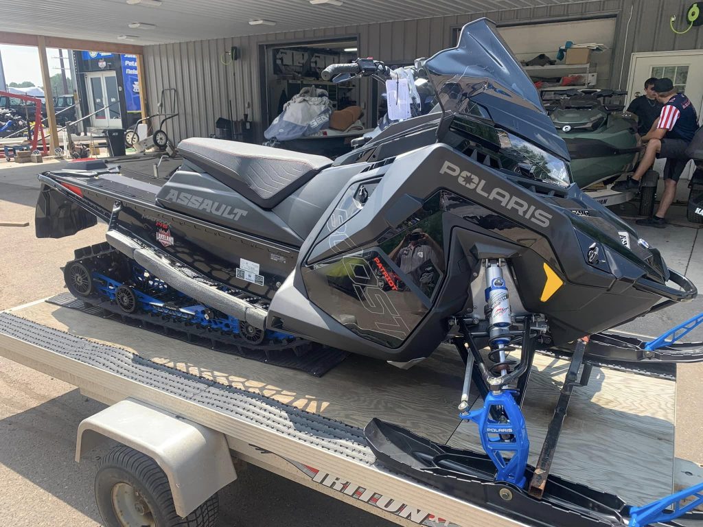 Cross Country Cruisers – Snowmobile Club